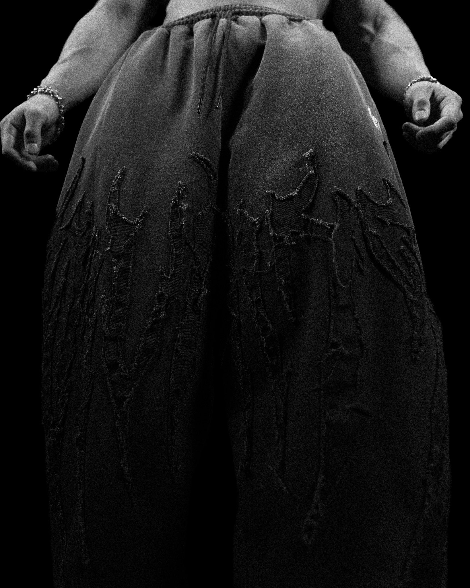 Destroyed Banana Shape sweatpants [SMOKE WASHED] – Breathedivinity